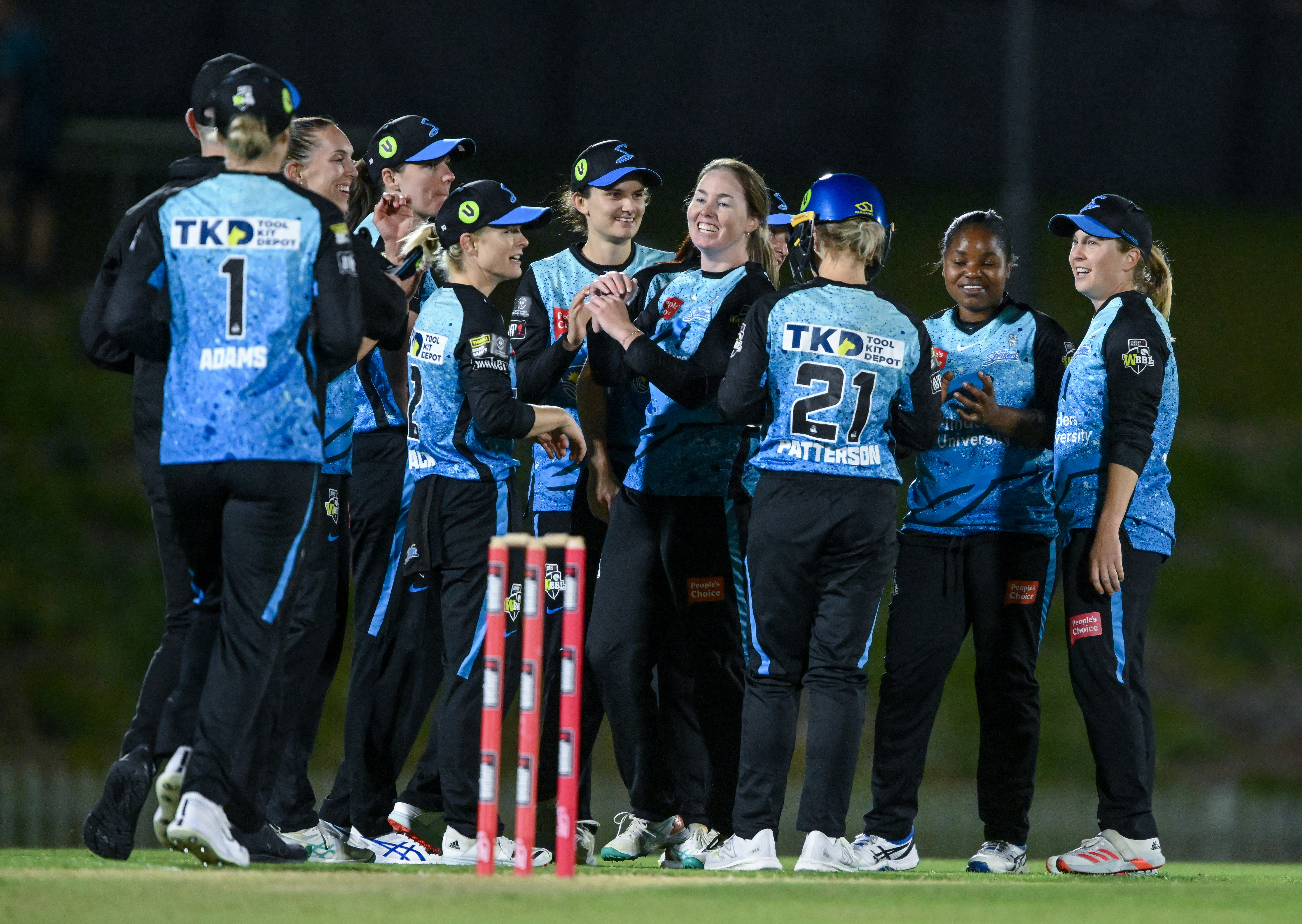 Strikers hand Heat first loss of Weber WBBL|09 | Adelaide Strikers