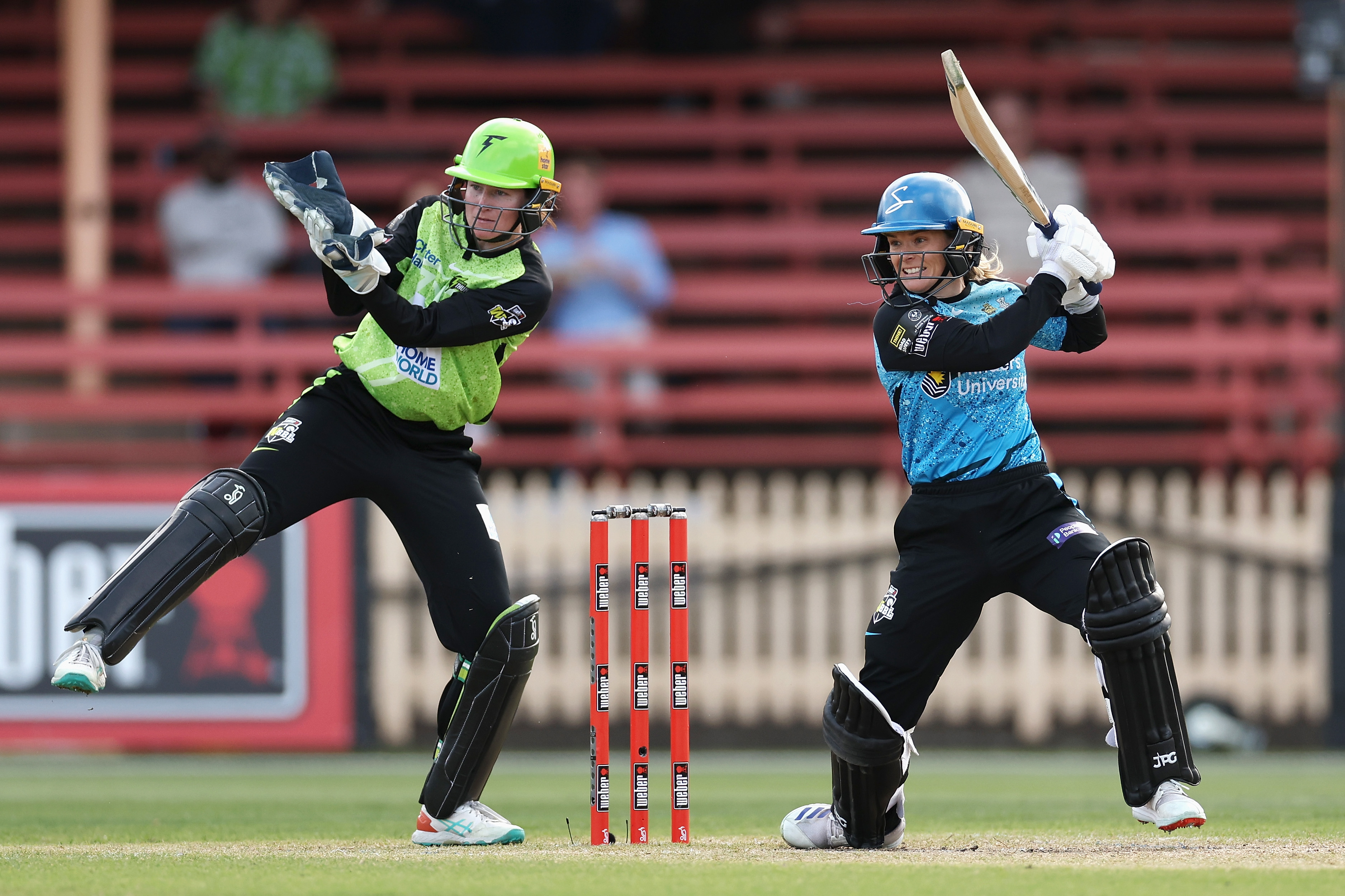 Strikers fall short in clash with the Thunder | Adelaide Strikers